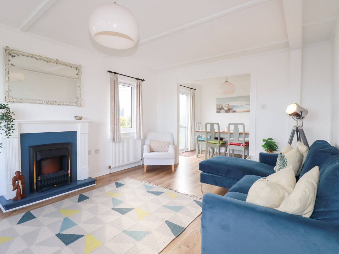 Cottage ∙ 4 Bedrooms ∙ 6 Guests - Constantine Bay