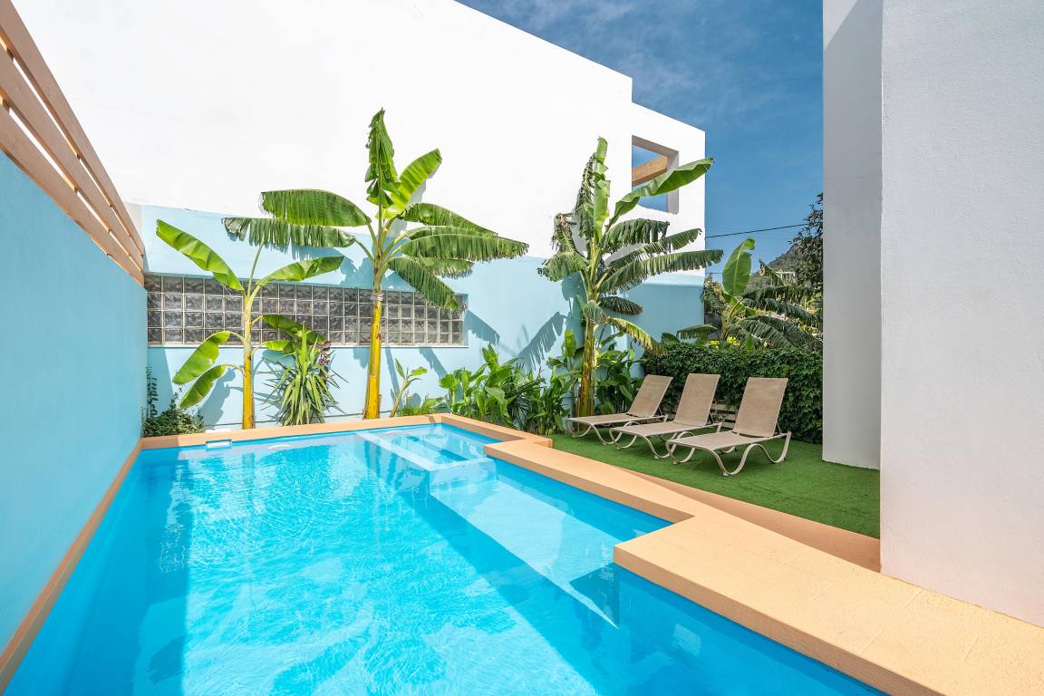 150 M² Villa ∙ 3 Bedrooms ∙ 10 Guests - Rhodes Airport (RHO)