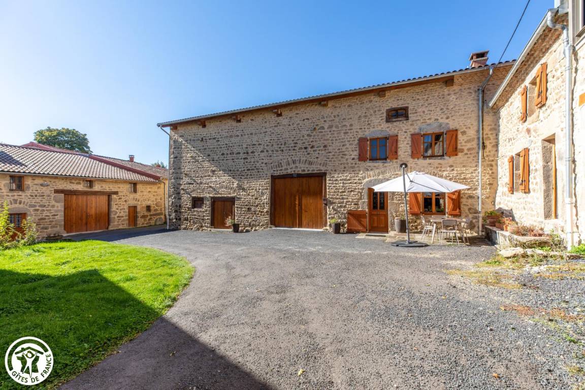 105 M² Gîte ∙ 3 Chambres ∙ 5 Personnes - Auvergne