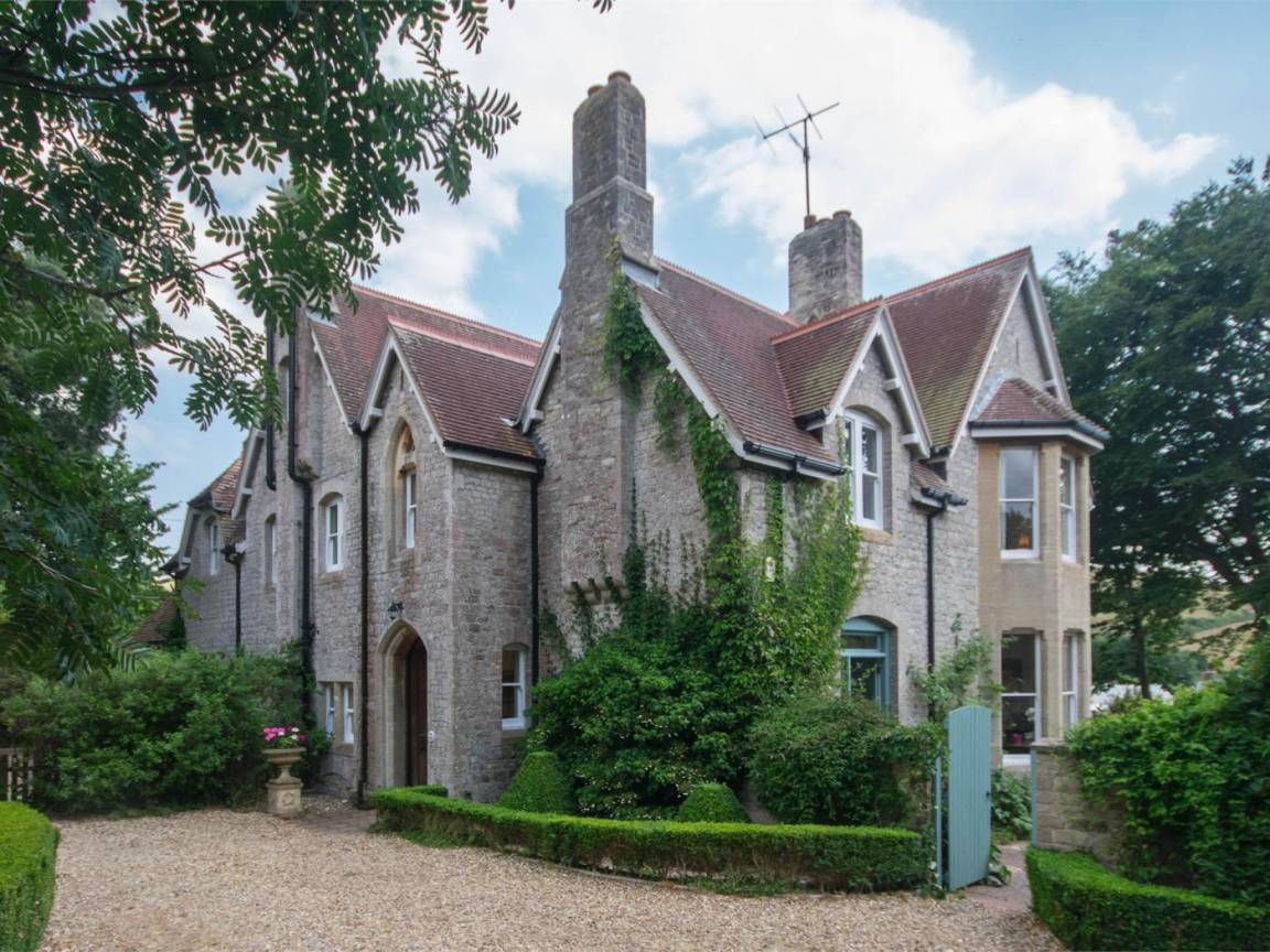 Cottage ∙ 4 Bedrooms ∙ 8 Guests - West Lulworth