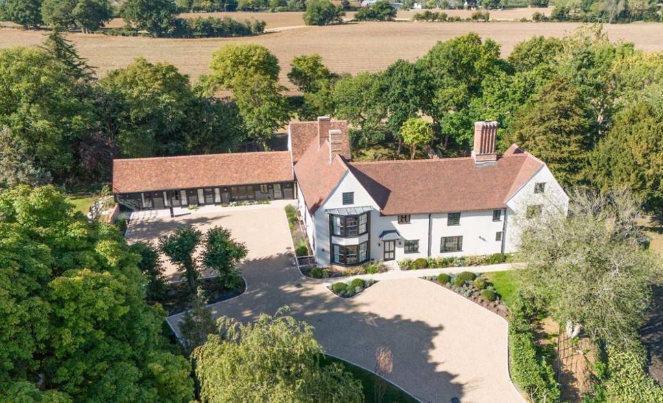 Cottage ∙ 11 Bedrooms ∙ 22 Guests - Suffolk