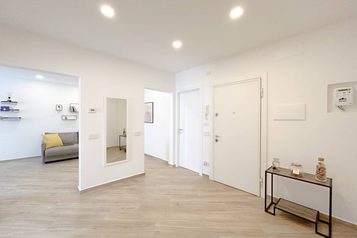 60 M² Huoneisto ∙ 2 Makuuhuonetta ∙ 5 Vierasta - Savone