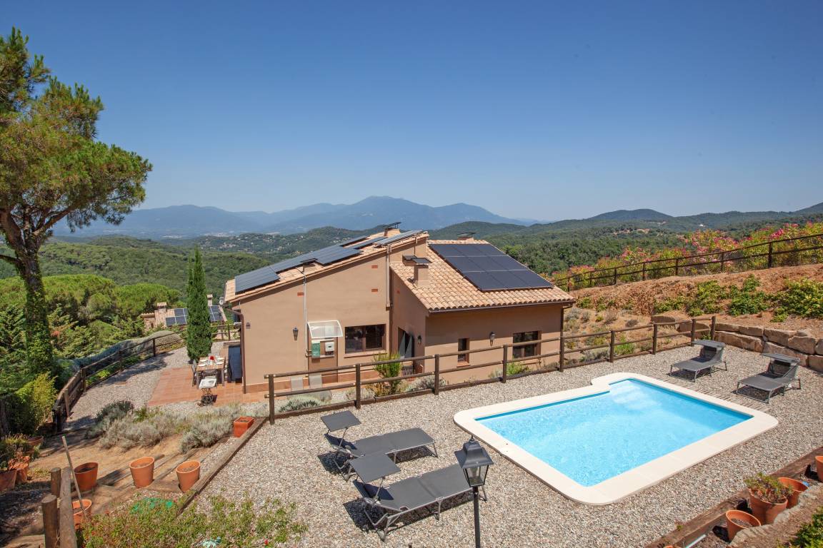 82 M² Villa ∙ 3 Chambres ∙ 6 Personnes - Mataró