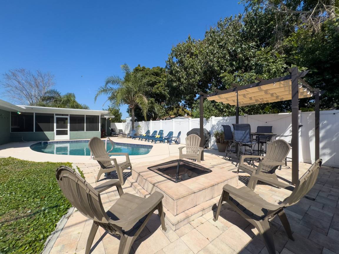 182 M² House ∙ 4 Bedrooms ∙ 12 Guests - Clearwater, FL