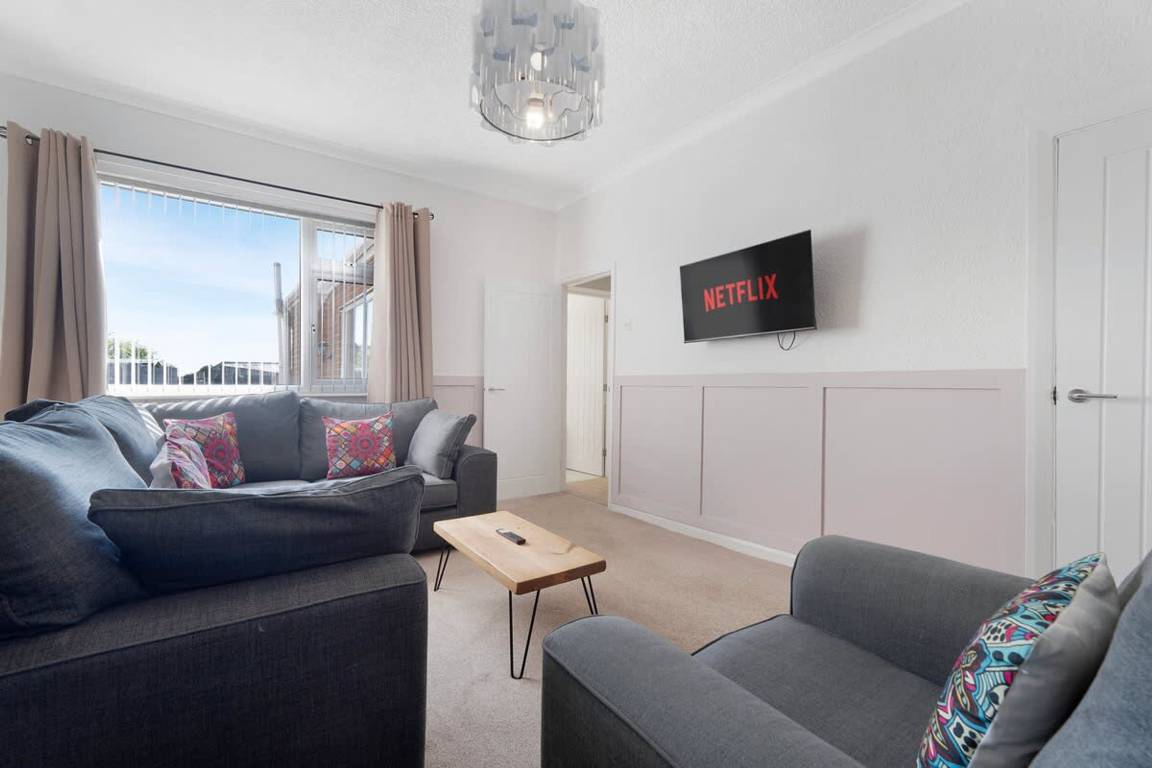 Apartment ∙ 3 Bedrooms ∙ 9 Guests - Durham