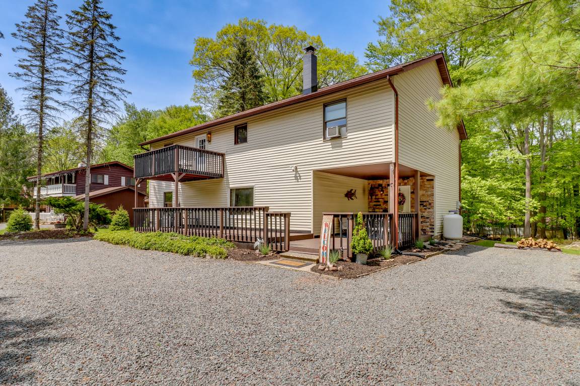 250 M² House ∙ 3 Bedrooms ∙ 8 Guests - Arrowhead Lake, PA