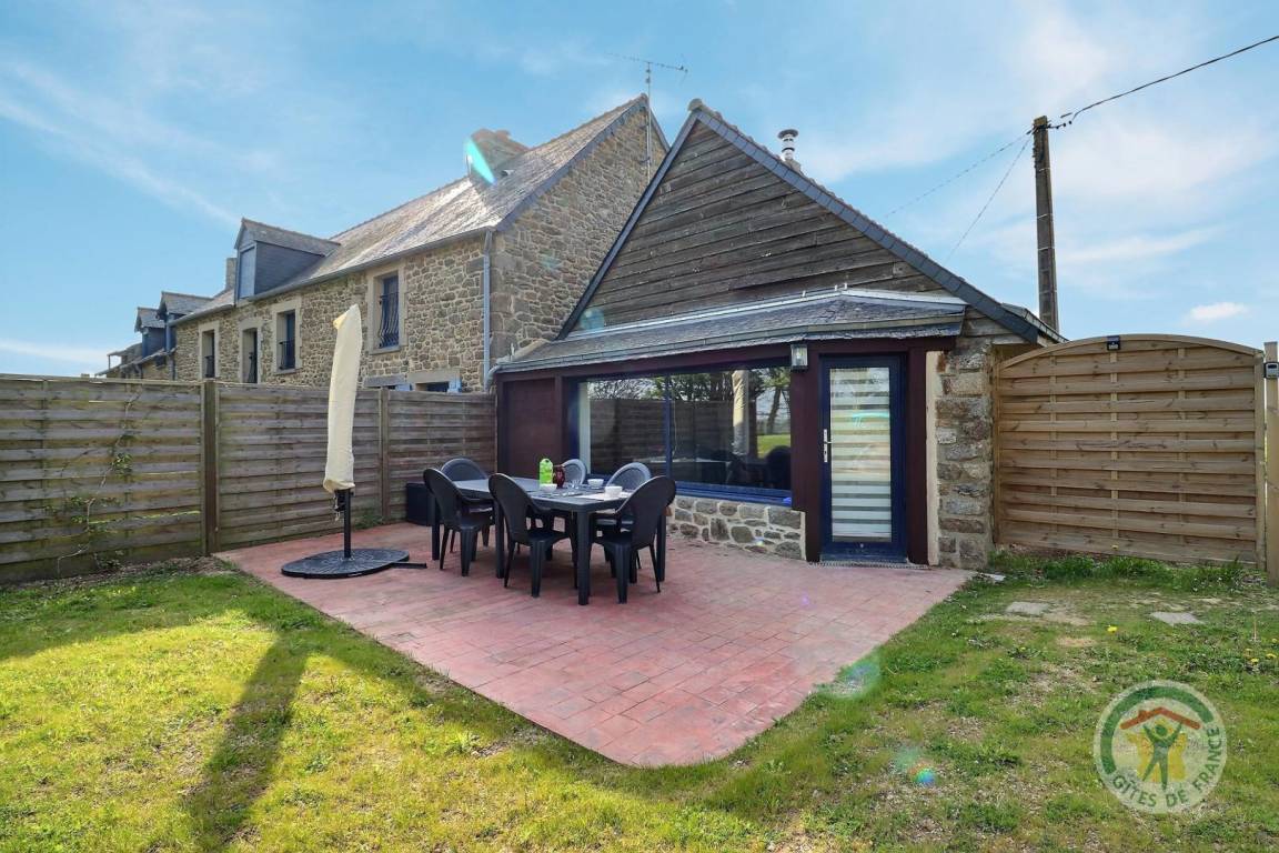 57 M² Gîte ∙ 2 Chambres ∙ 5 Personnes - Miniac-Morvan