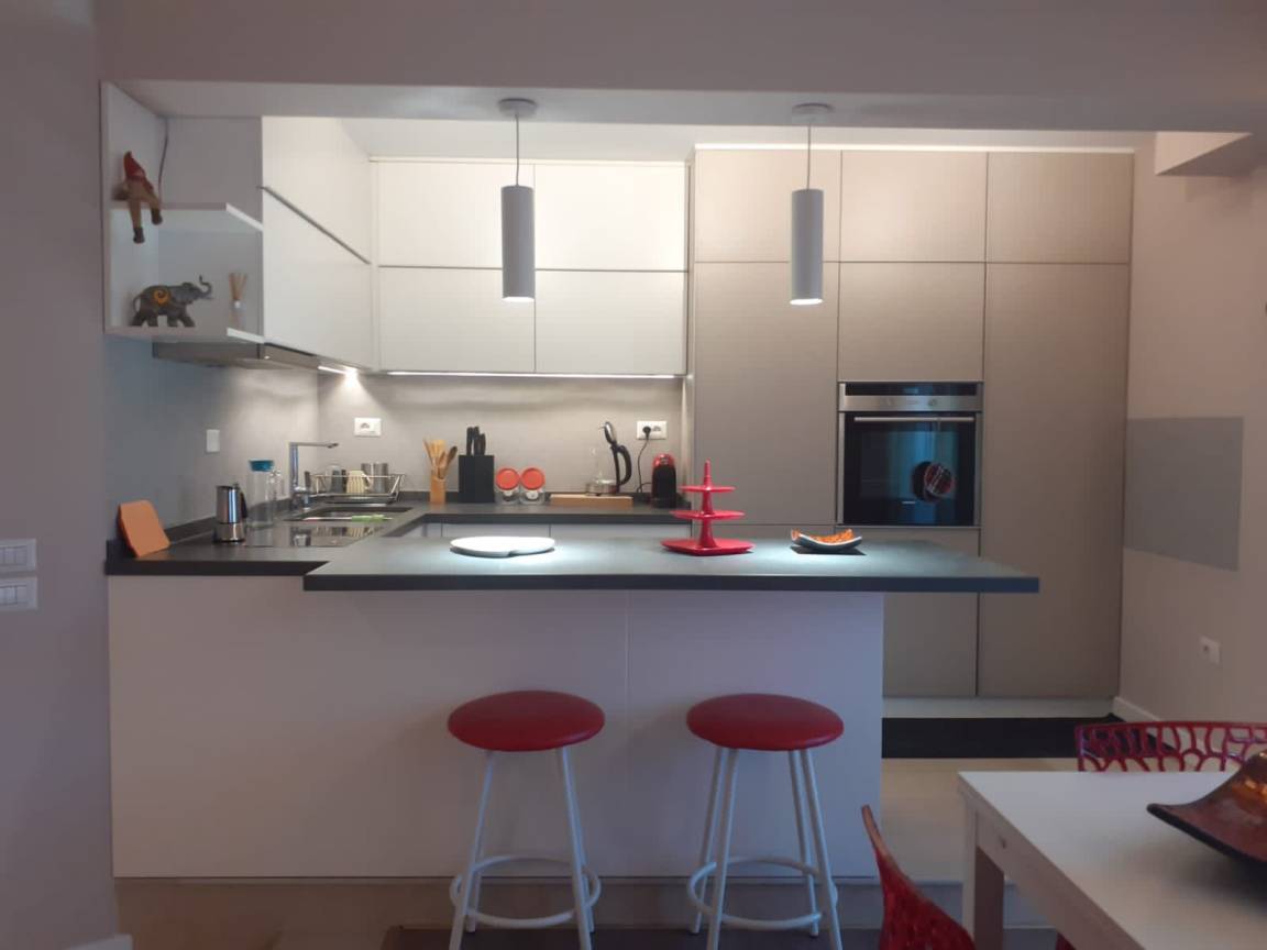 102 M² Apartamento ∙ 2 Habitaciones ∙ 4 Huéspedes - Tirana