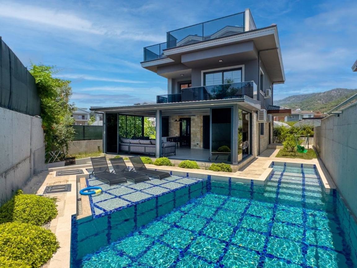 150 M² Ferienhaus ∙ 4 Schlafzimmer ∙ 8 Gäste - Fethiye