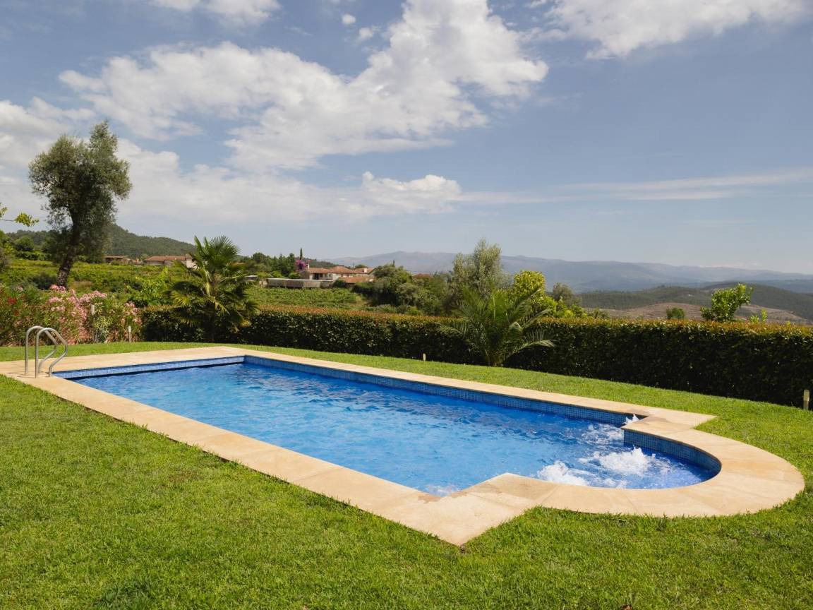 240 M² Villa ∙ 4 Bedrooms ∙ 10 Guests - Celorico de Basto