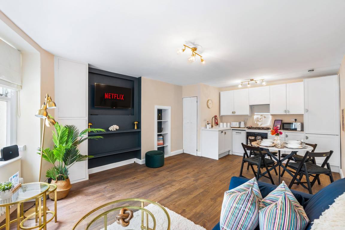 73 M² Apartment ∙ 2 Bedrooms ∙ 6 Guests - West Sussex