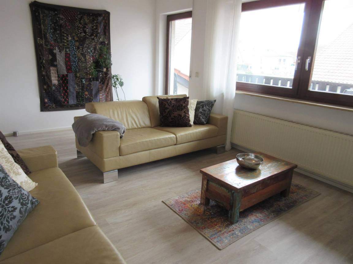 70 M² Huoneisto ∙ 2 Makuuhuonetta ∙ 4 Vierasta - Erlangen