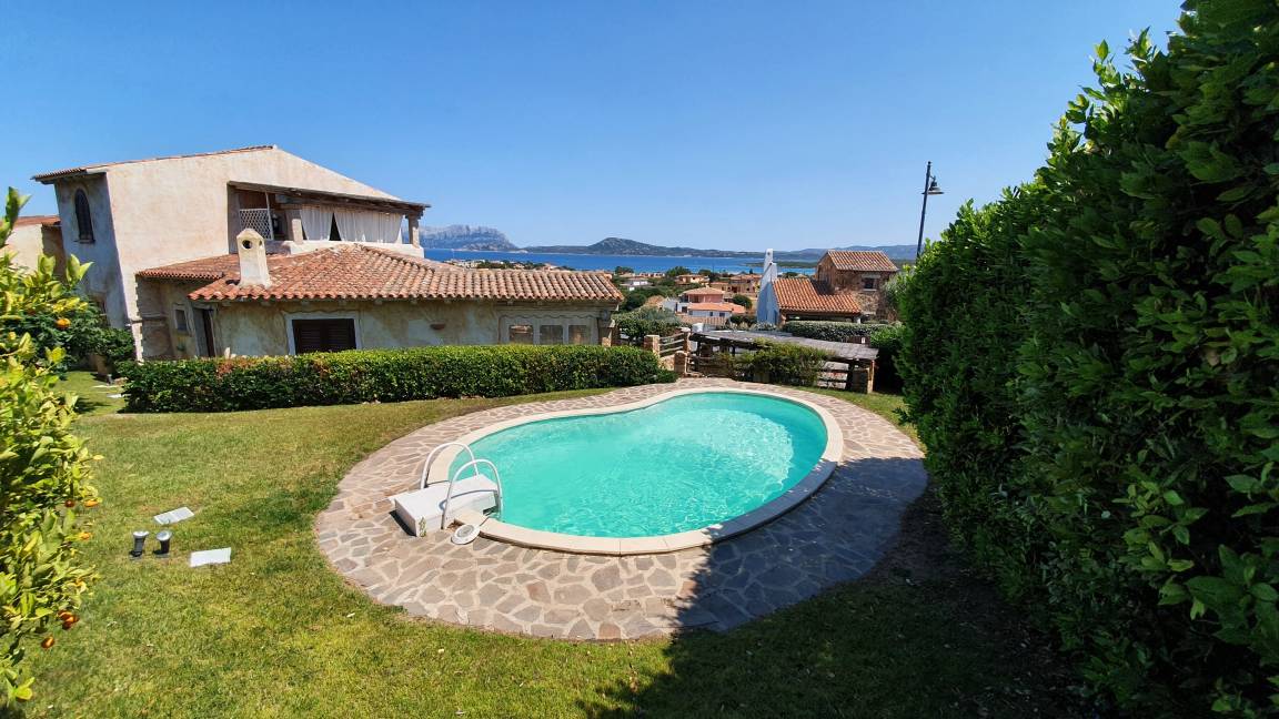100 M² Villa ∙ 3 Bedrooms ∙ 6 Guests - Olbia