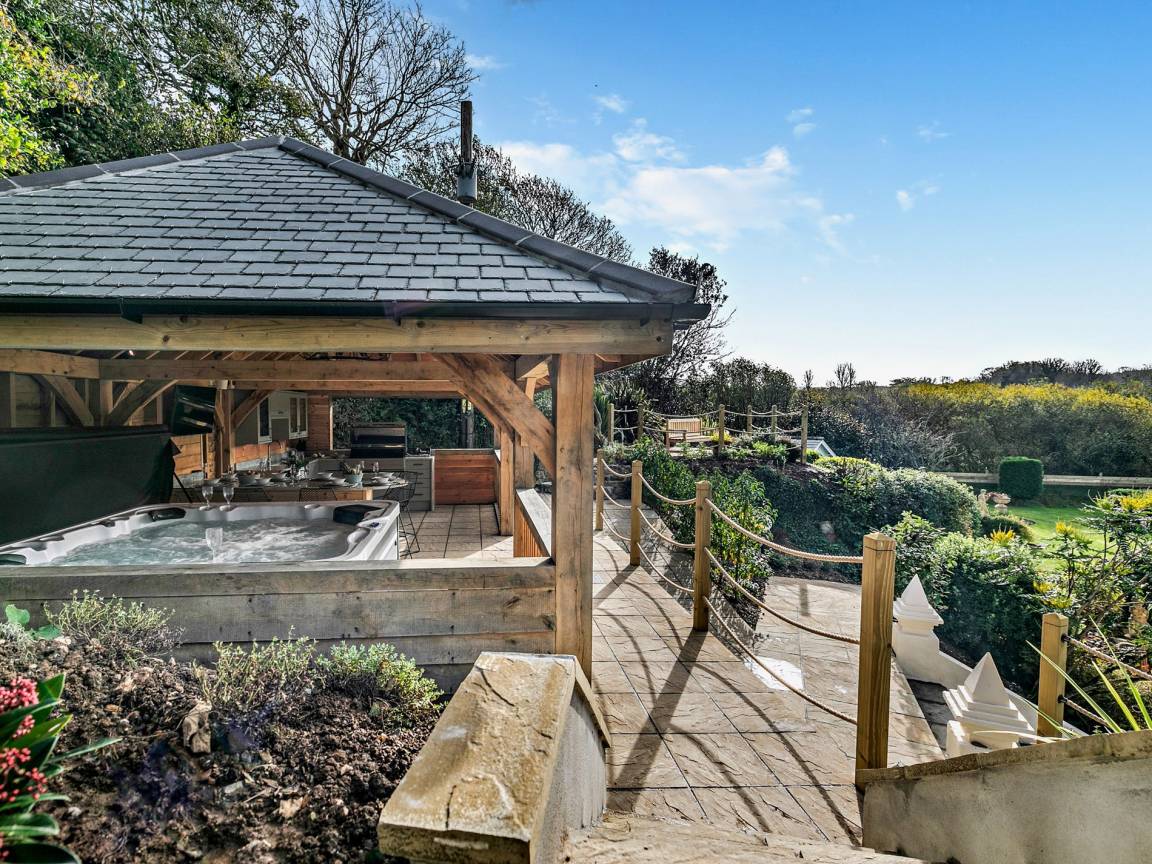 Cottage ∙ 4 Bedrooms ∙ 8 Guests - Camborne