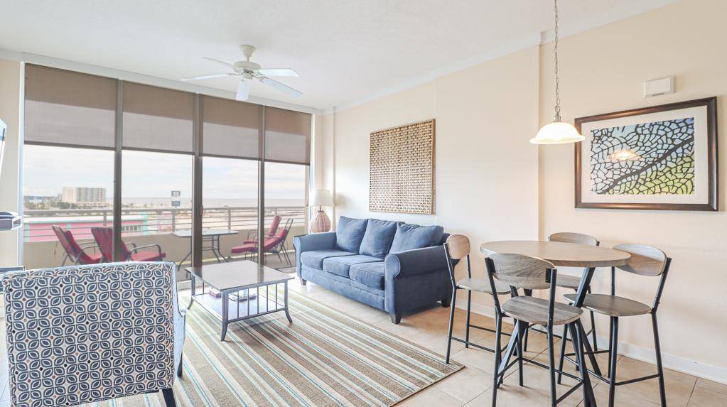 Apartment ∙ 2 Bedrooms ∙ 4 Guests - Biloxi, MS
