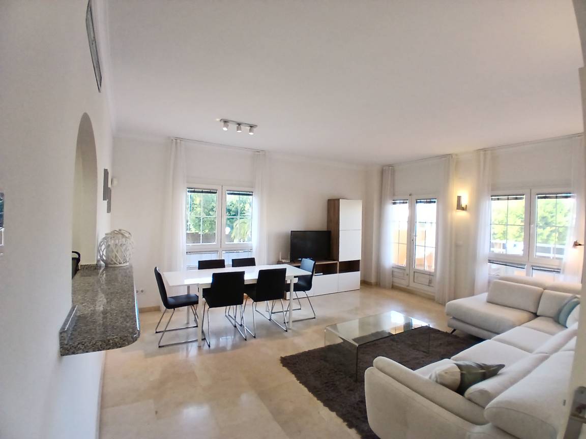 85 M² Appartement ∙ 3 Slaapkamers ∙ 6 Gasten - Pego