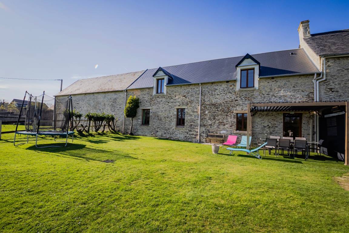 120 M² Maison De Vacances ∙ 2 Chambres ∙ 10 Personnes - Villers-Bocage