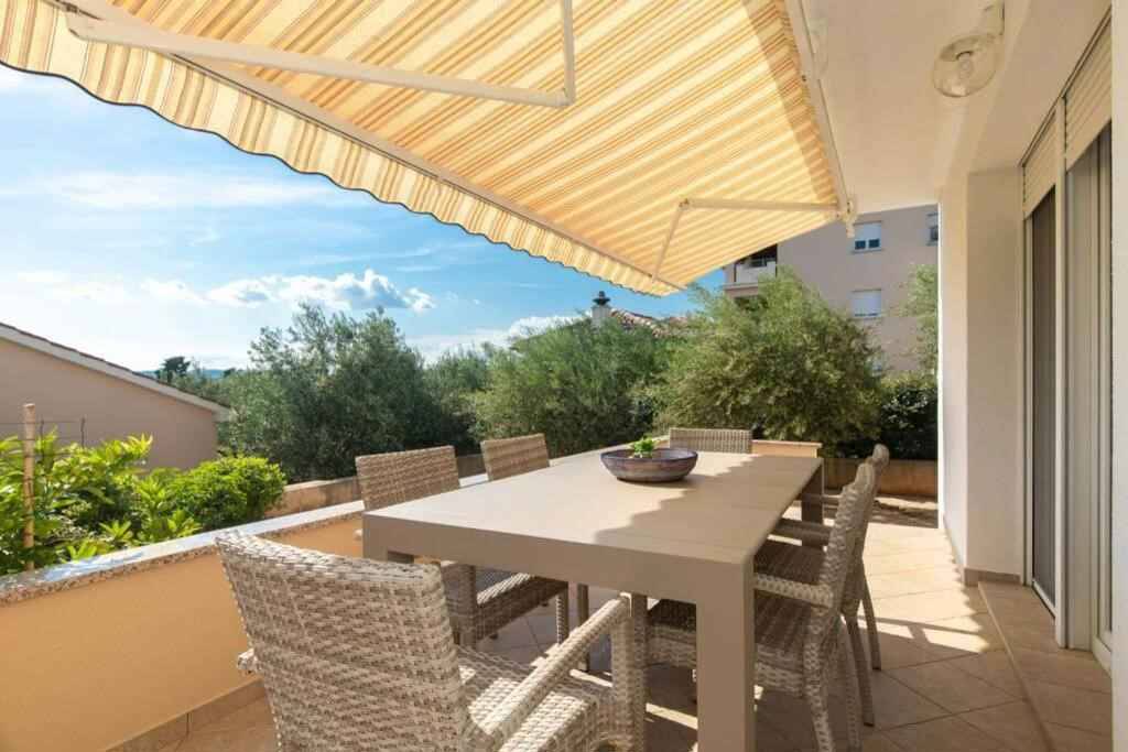 135 M² Apartment ∙ 3 Bedrooms ∙ 6 Guests - Krk