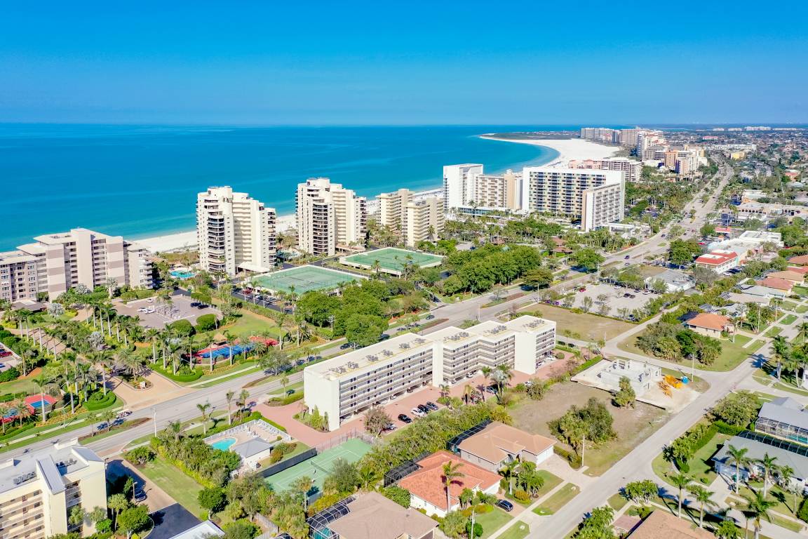 101 M² Condo ∙ 2 Bedrooms ∙ 4 Guests - Marco Island, FL
