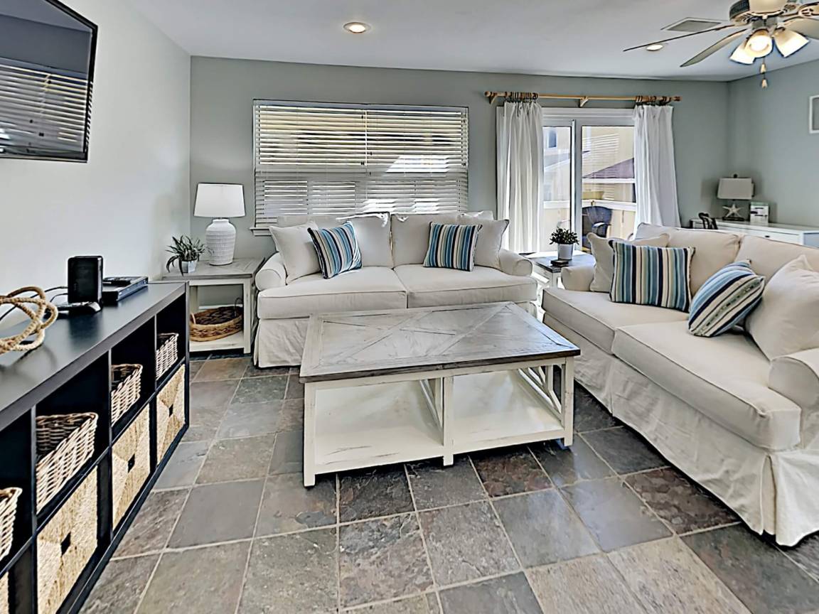 115 M² House ∙ 2 Bedrooms ∙ 8 Guests - Pensacola Beach, FL