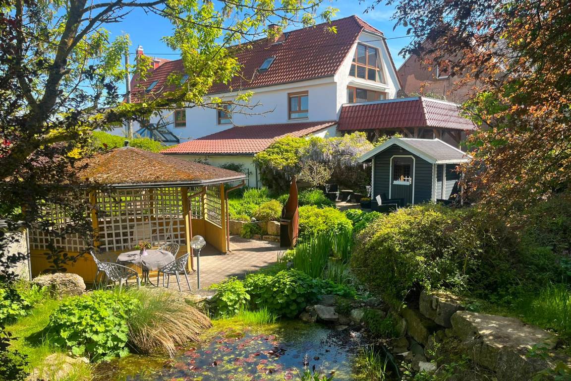 125 M² Ferienwohnung ∙ 2 Schlafzimmer ∙ 10 Gäste - Rochlitz