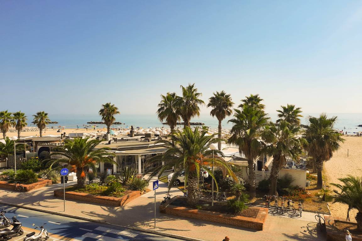 75 M² Apartment ∙ 2 Bedrooms ∙ 5 Guests - Porto San Giorgio