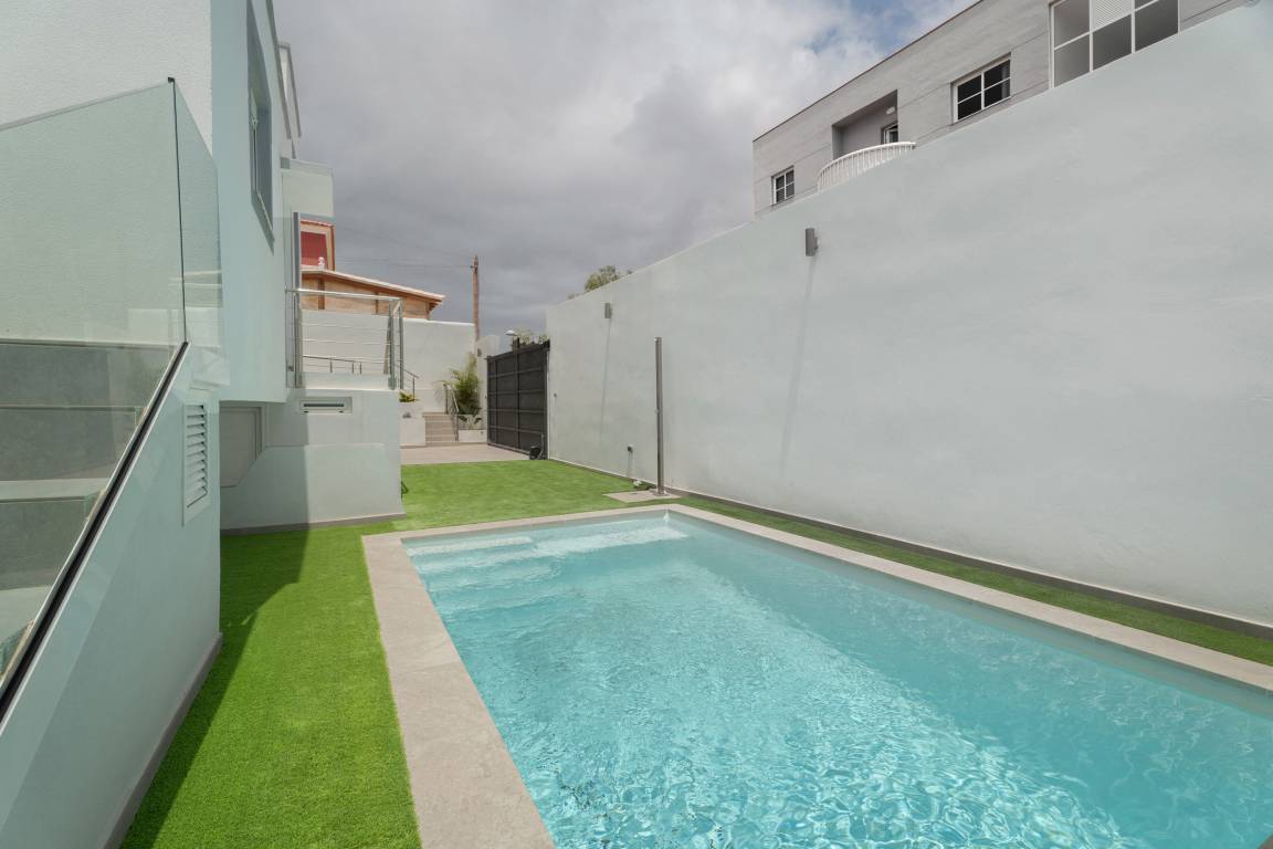 120 M² House ∙ 3 Bedrooms ∙ 6 Guests - Arona