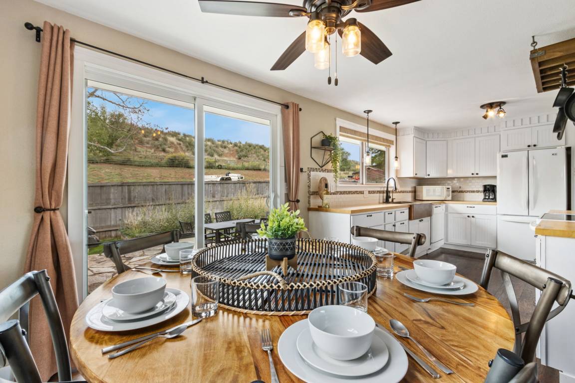 145 M² House ∙ 4 Bedrooms ∙ 8 Guests - Loveland, CO