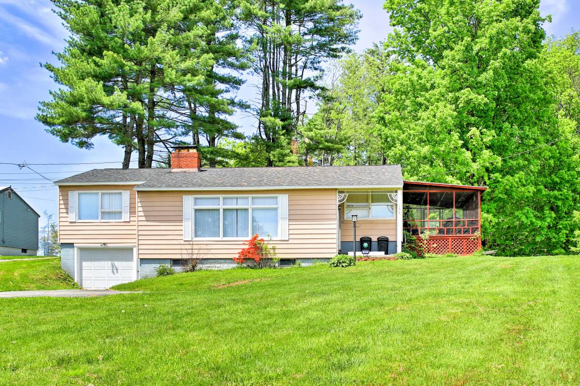 124 M² House ∙ 3 Bedrooms ∙ 10 Guests - Gloversville, NY
