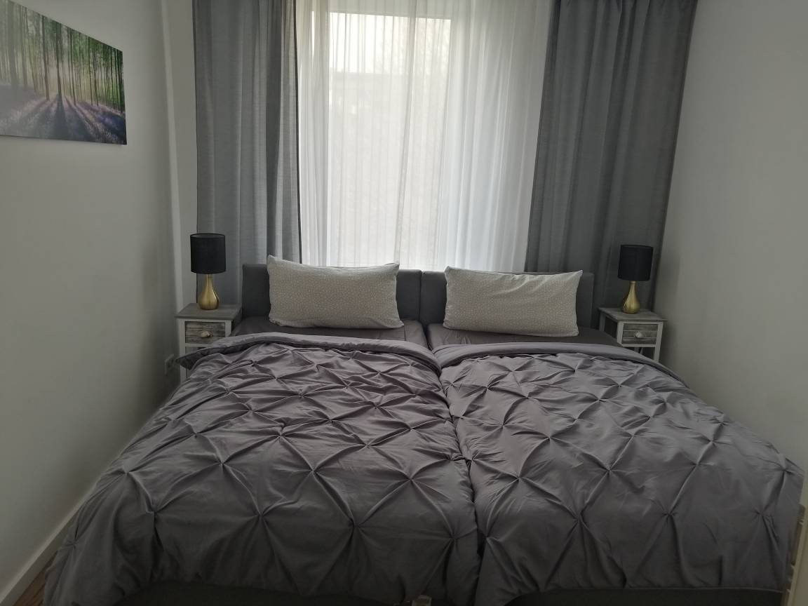 100 M² Apartment ∙ 3 Bedrooms ∙ 9 Guests - Köln