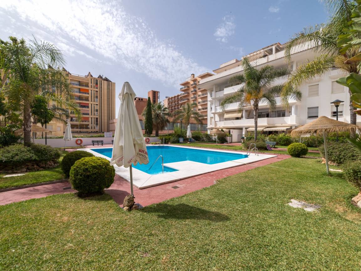70 M² Apartamento ∙ 2 Habitaciones ∙ 4 Huéspedes - Torremolinos
