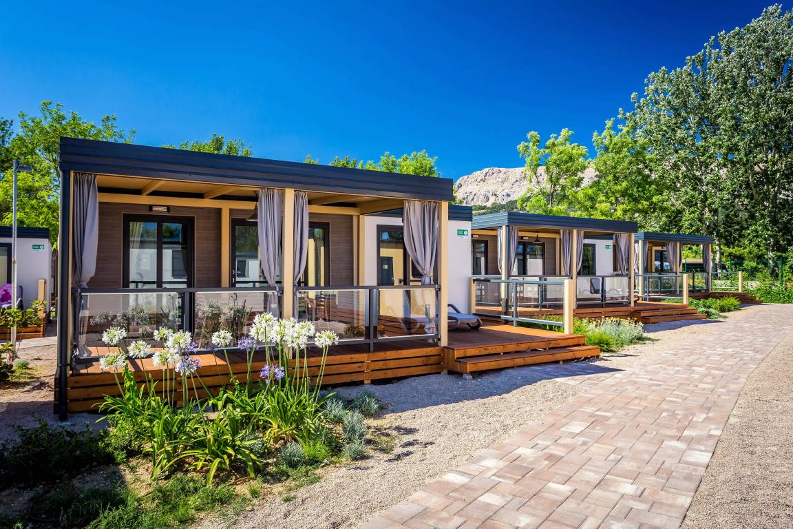 32 M² Caravan ∙ 2 Bedrooms ∙ 4 Guests - Baška