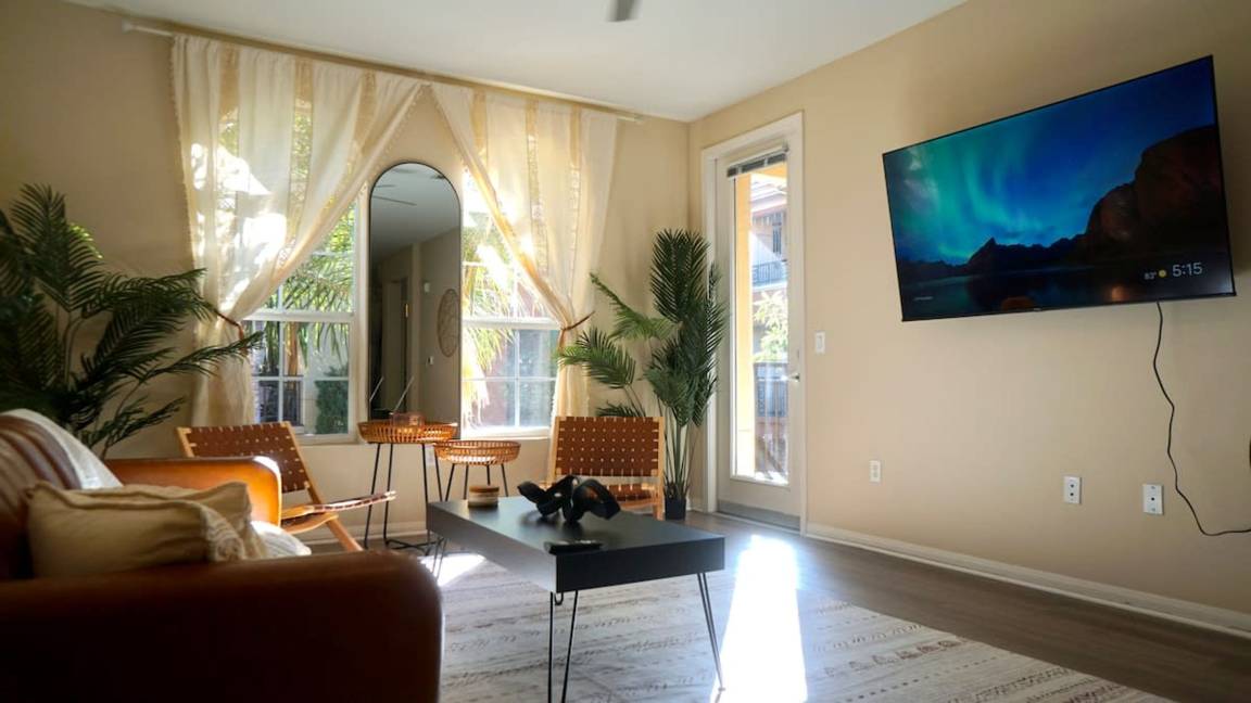 Apartment ∙ 2 Bedrooms ∙ 8 Guests - Tustin, CA