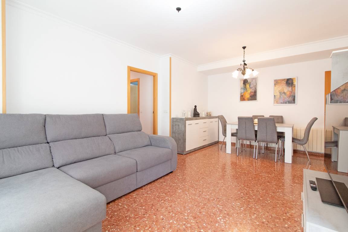 105 M² Apartamento ∙ 3 Habitaciones ∙ 6 Huéspedes - Sagunto
