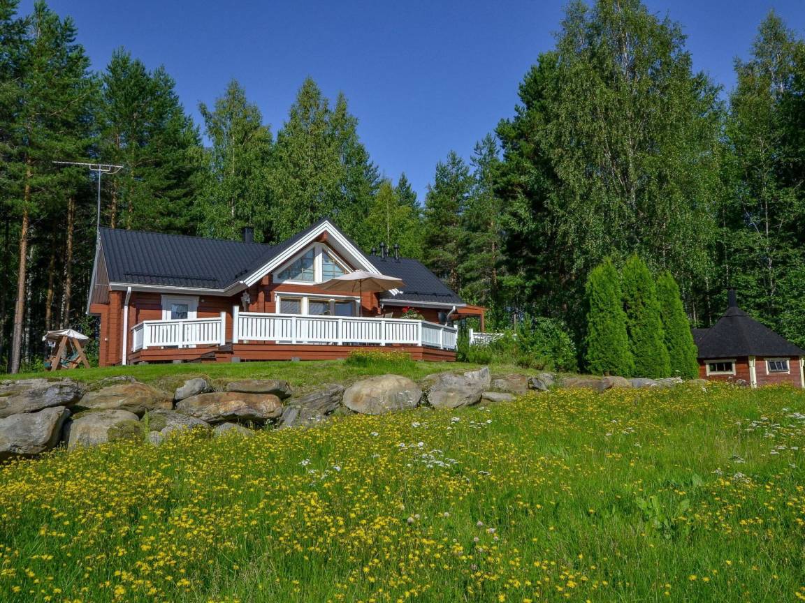 82 M² Talo ∙ 2 Makuuhuonetta ∙ 6 Vierasta - Liperi