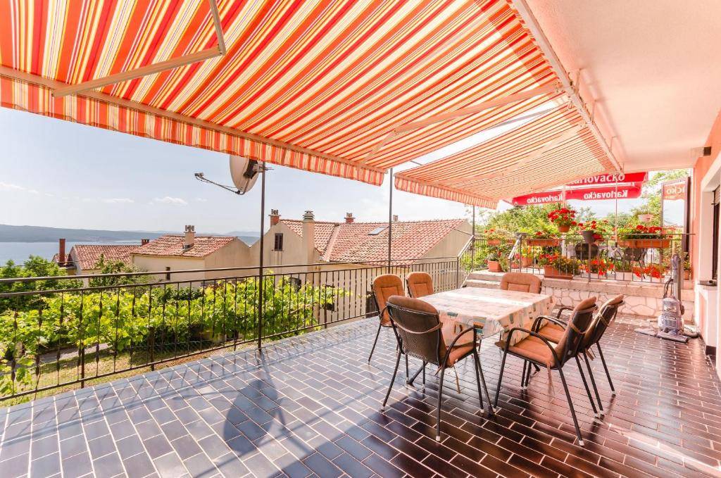 80 M² Apartment ∙ 2 Bedrooms ∙ 6 Guests - Crikvenica