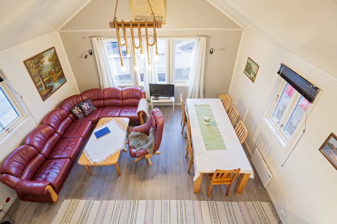 50 M² Cabin ∙ 2 Bedrooms ∙ 6 Guests - Moskenes