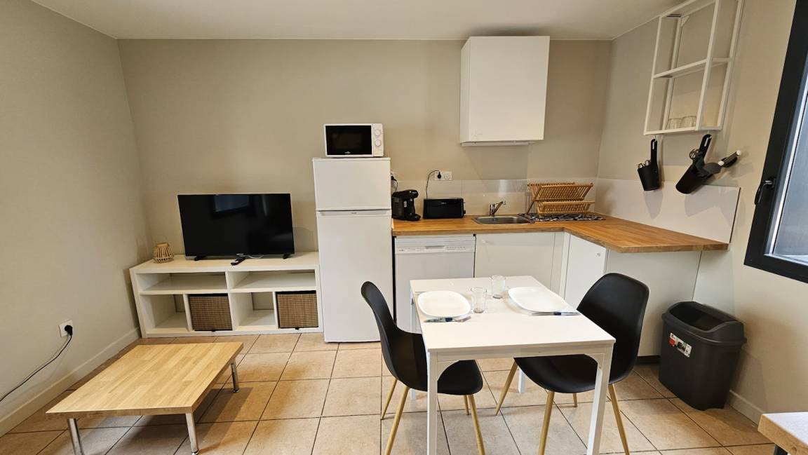 72 M² Maison De Vacances ∙ 3 Chambres ∙ 6 Personnes - Chaponnay
