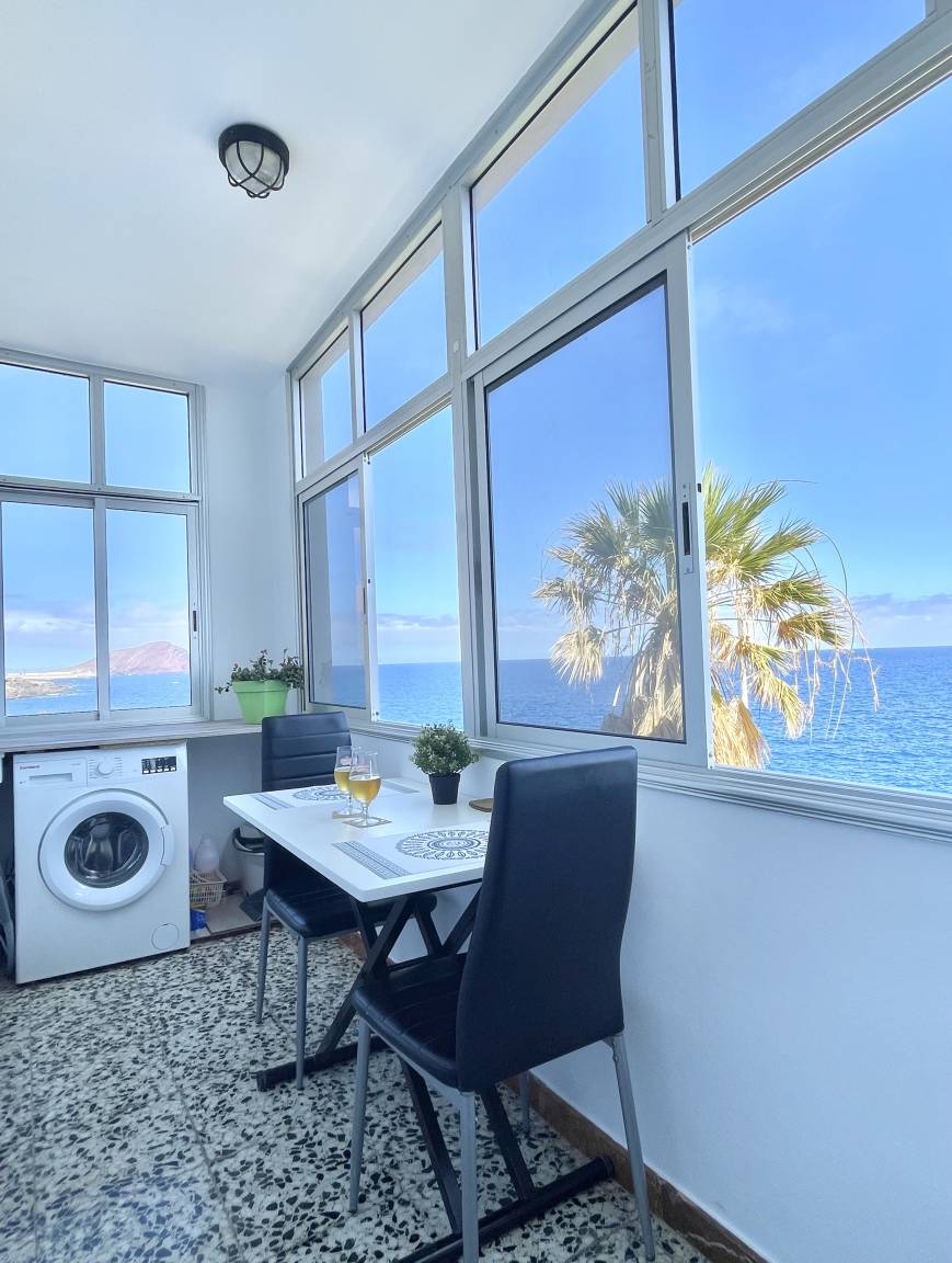 60 M² Apartment ∙ 2 Bedrooms ∙ 3 Guests - Tenerife South Airport (TFS)