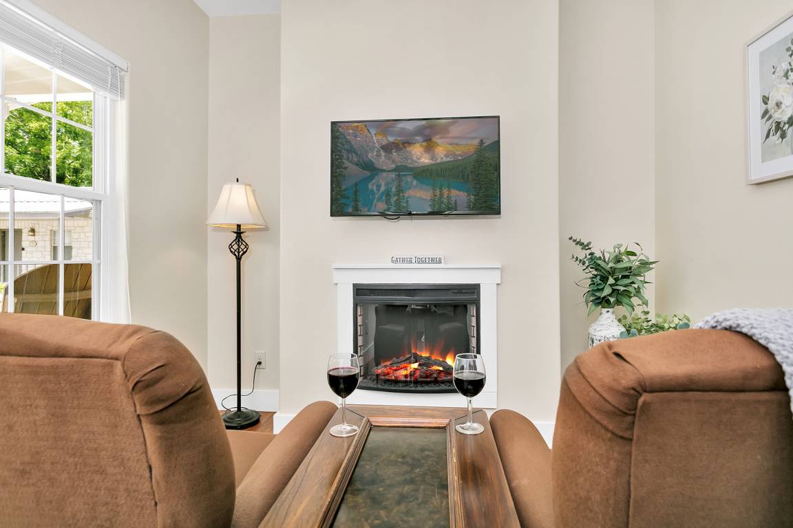 Apartment ∙ 1 Bedroom ∙ 2 Guests - Fredericksburg, TX
