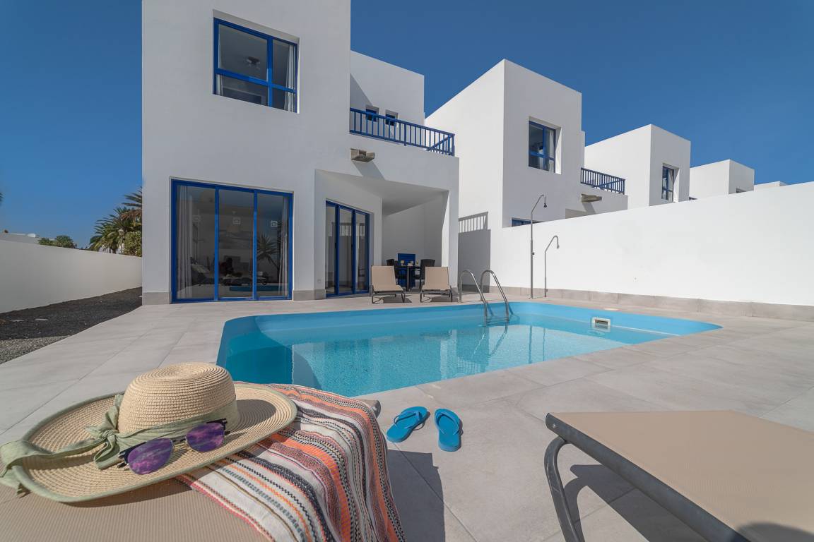 150 M² Villa ∙ 3 Bedrooms ∙ 6 Guests - Playa Blanca