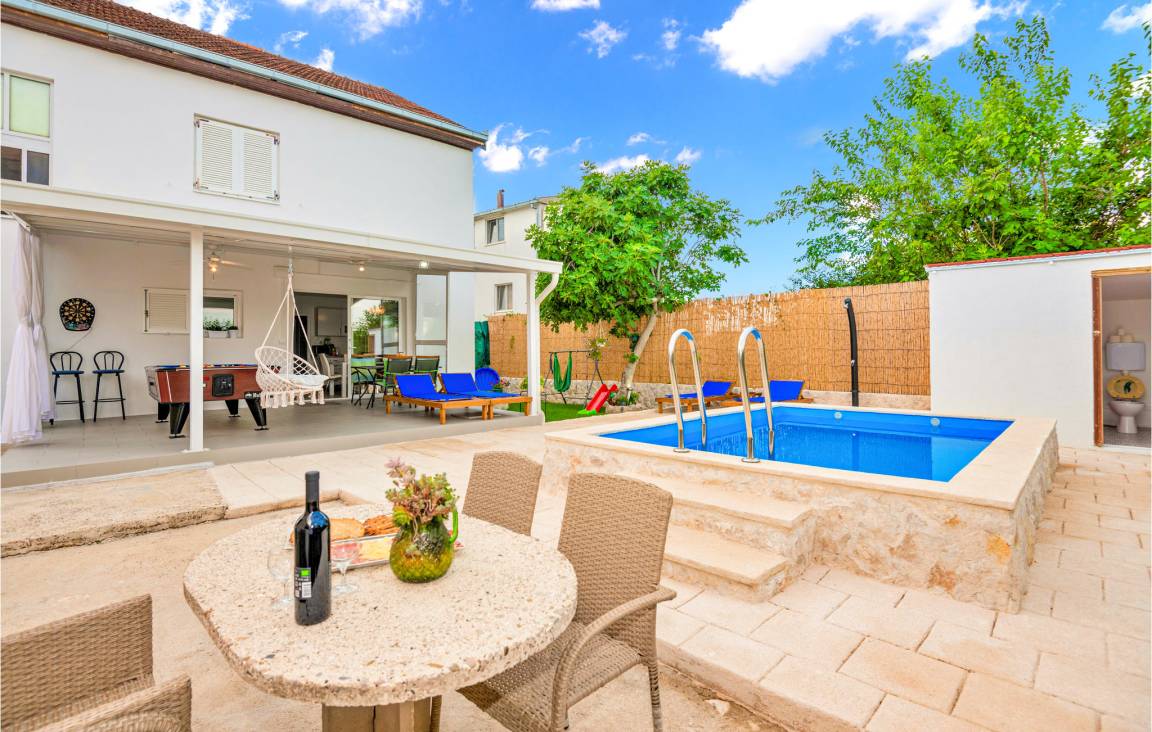 94 M² Ferienwohnung ∙ 2 Schlafzimmer ∙ 6 Gäste - Metković