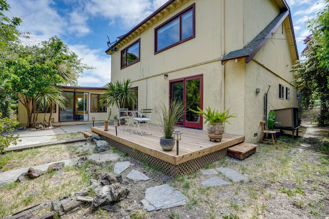 169 M² House ∙ 4 Bedrooms ∙ 9 Guests - El Cerrito, CA