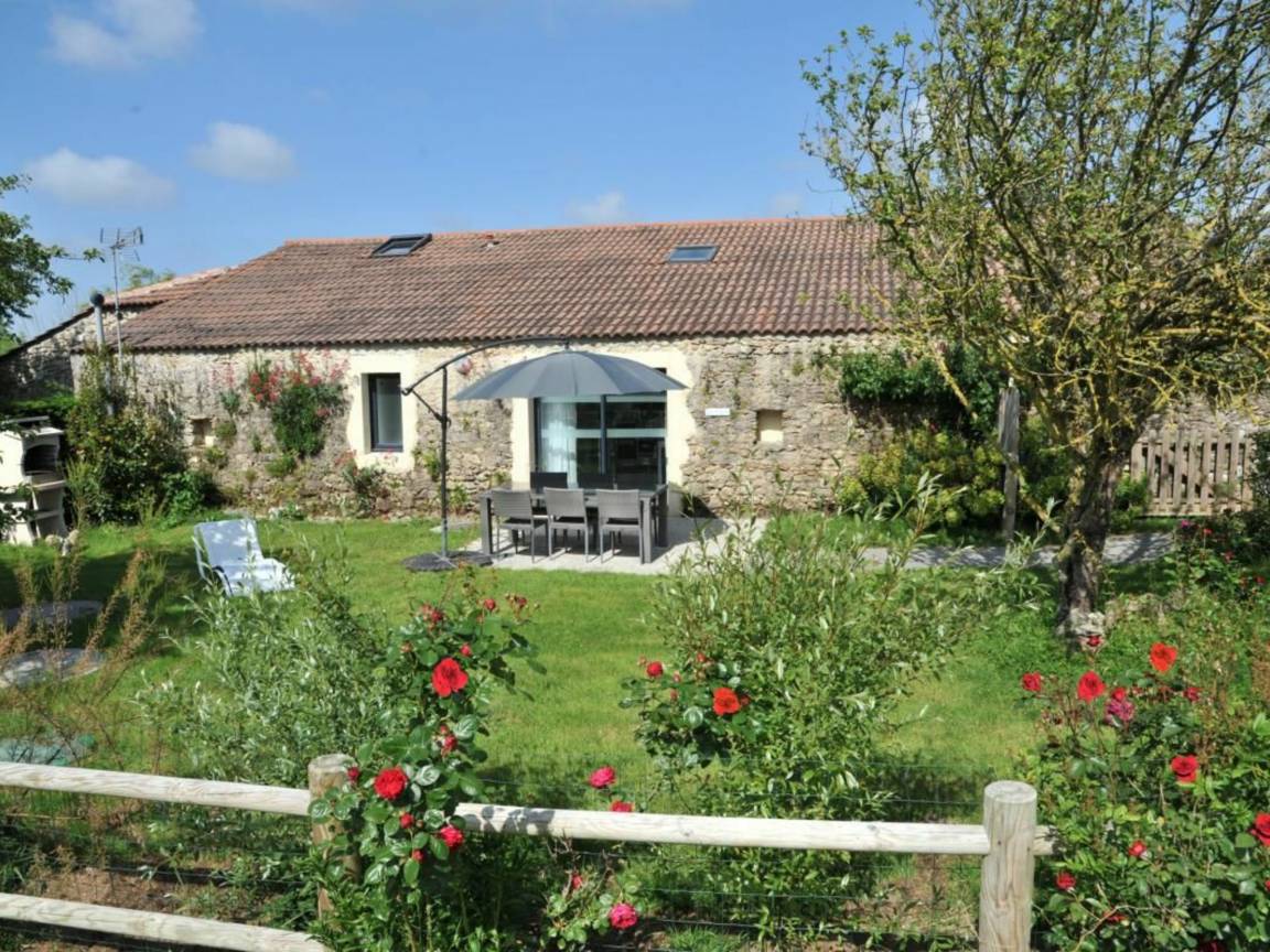 66 M² Cottage ∙ 2 Bedrooms ∙ 4 Guests - Vendée