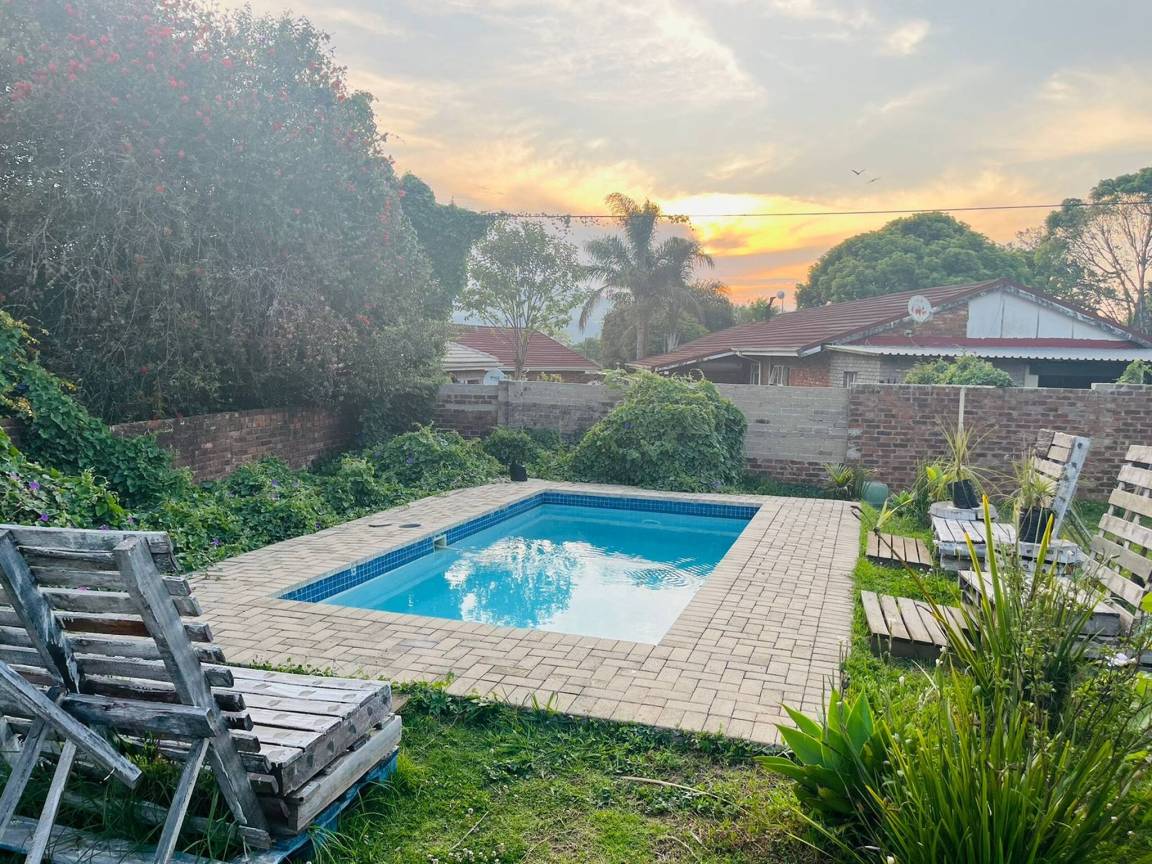 450 M² House ∙ 4 Bedrooms ∙ 1 Guest - Graskop