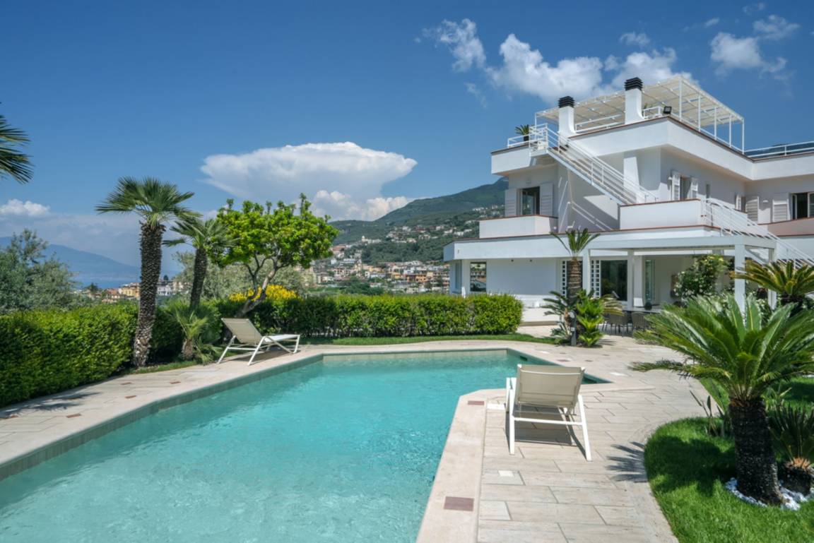1500 M² Villa ∙ 4 Bedrooms ∙ 10 Guests - Pompei