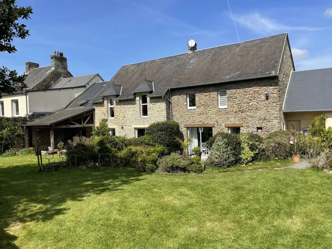200 M² Maison De Vacances ∙ 5 Chambres ∙ 10 Personnes - Saint-Lô