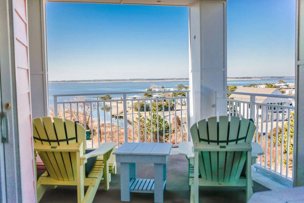 House ∙ 4 Bedrooms ∙ 12 Guests - Virginia Beach, VA
