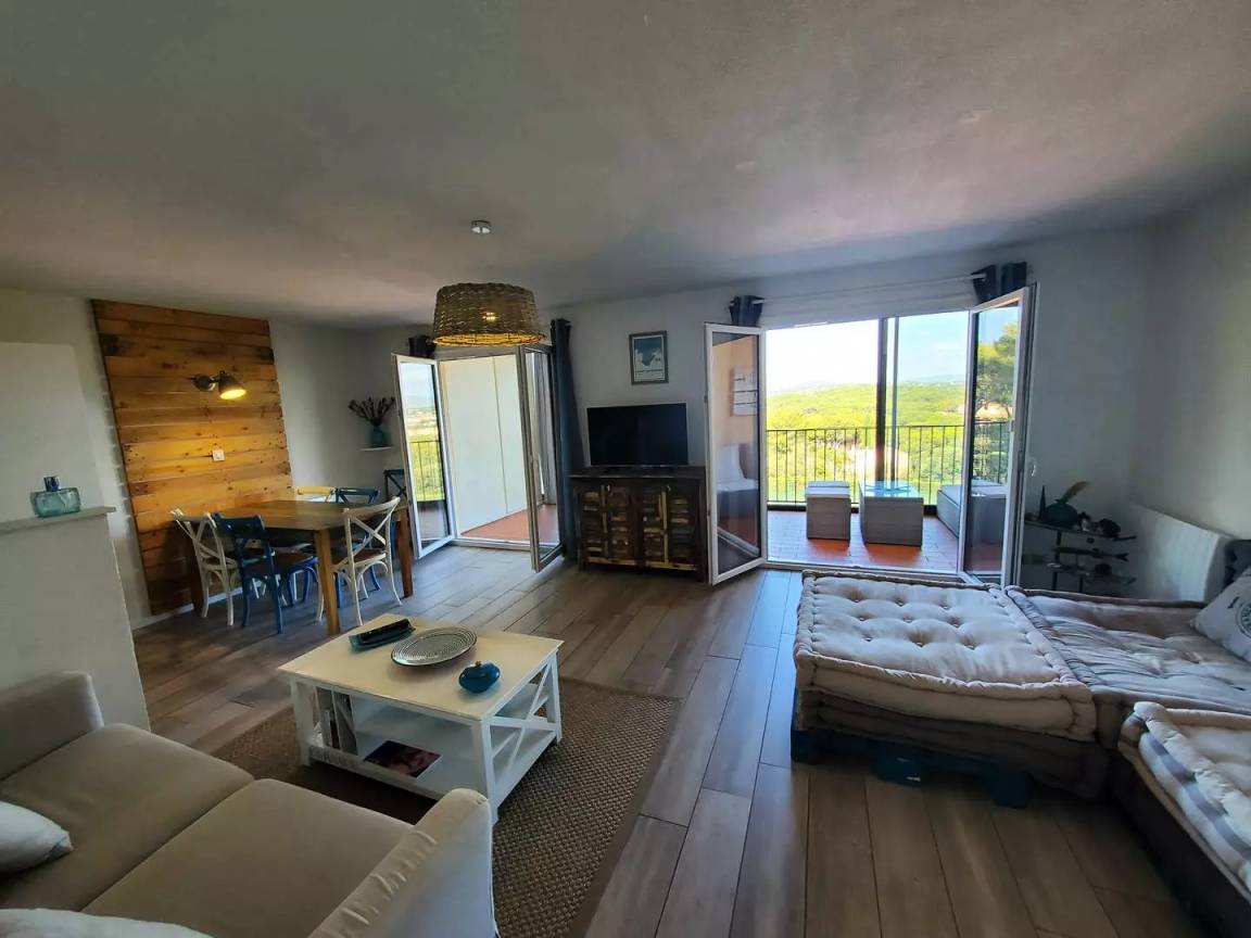 60 M² Apartment ∙ 3 Bedrooms ∙ 6 Guests - Toulon