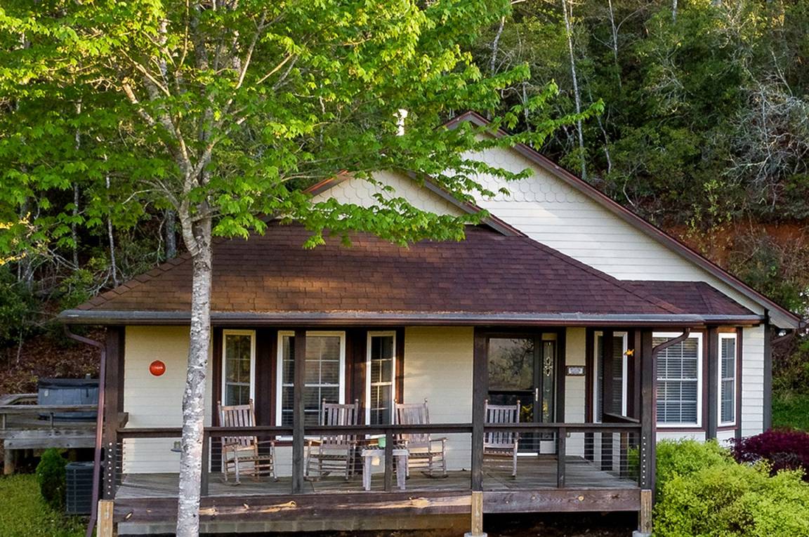 House ∙ 2 Bedrooms ∙ 6 Guests - Robbinsville, NC